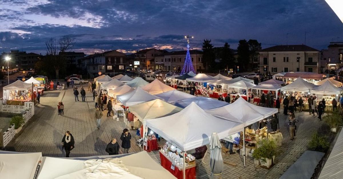 Sambucheto, tutto pronto per il “Natale del Sambuco”: Babbo Natale ...