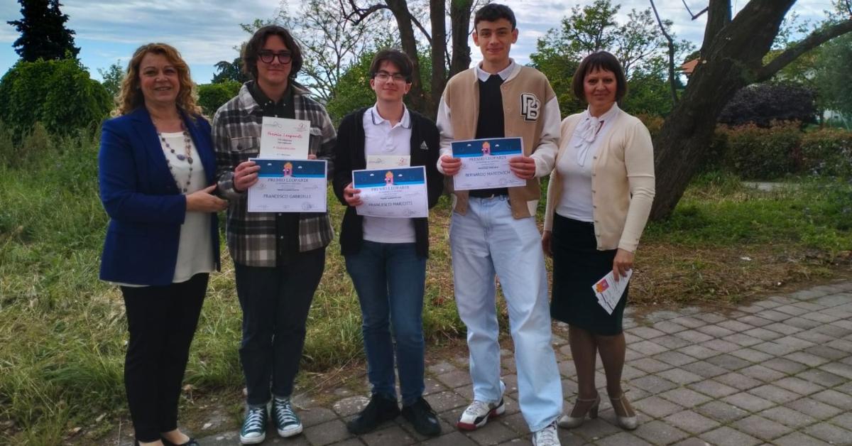 Premio Giacomo Leopardi, trionfo del Liceo scientifico Galilei di ... Premio Giacomo Leopardi, trionfo del Liceo scientifico Galilei di ...