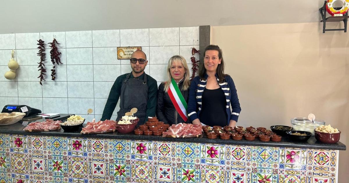 Sapori di Campania a San Severino: taglio del nastro per la panineria ...